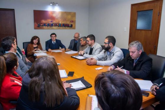 El gobierno provincial anunció que pagará el aguinaldo, pero todavía no ... El gobierno provincial anunció que pagará el aguinaldo, pero todavía no ...